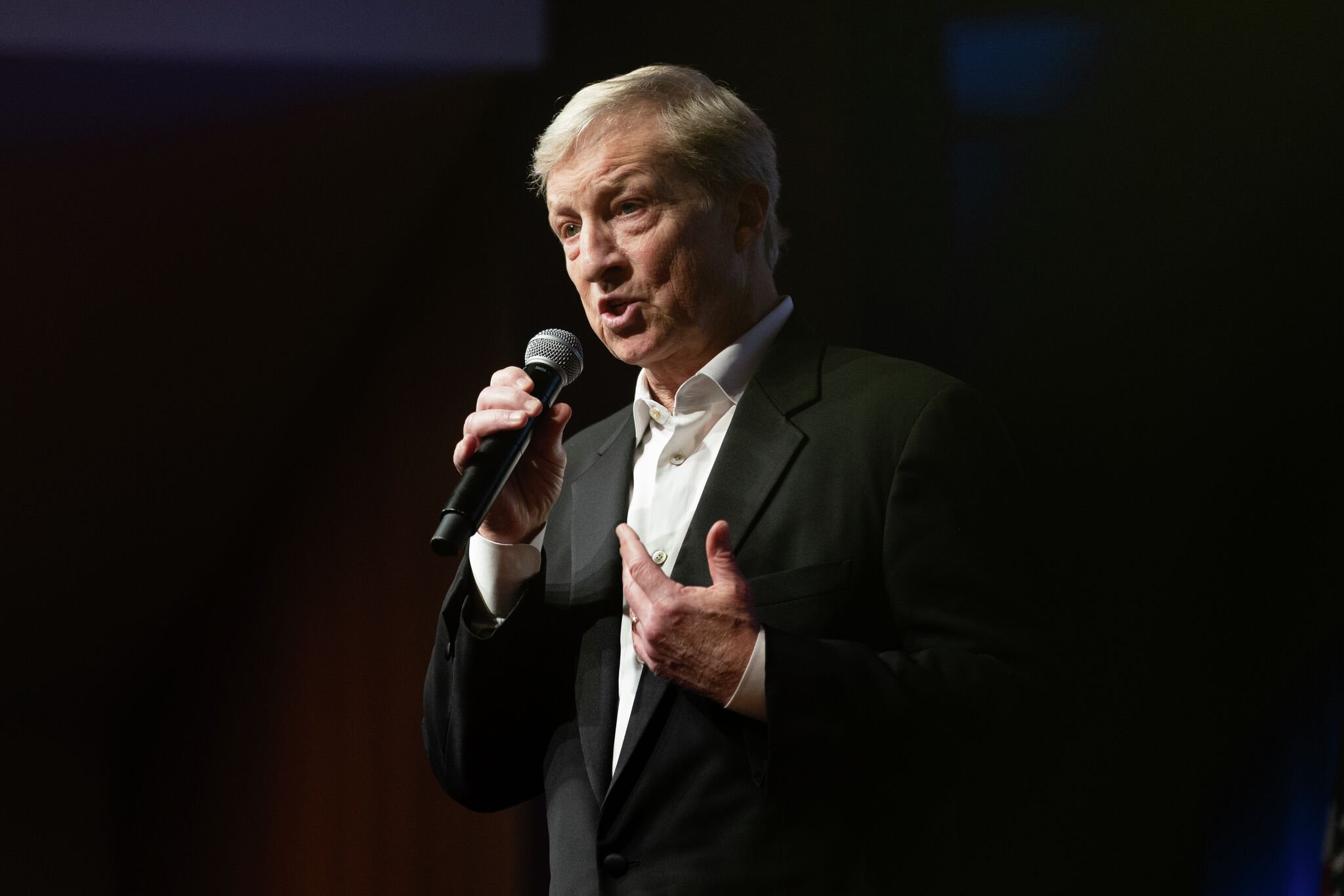 Steyer's donations to progressives questioned in California race