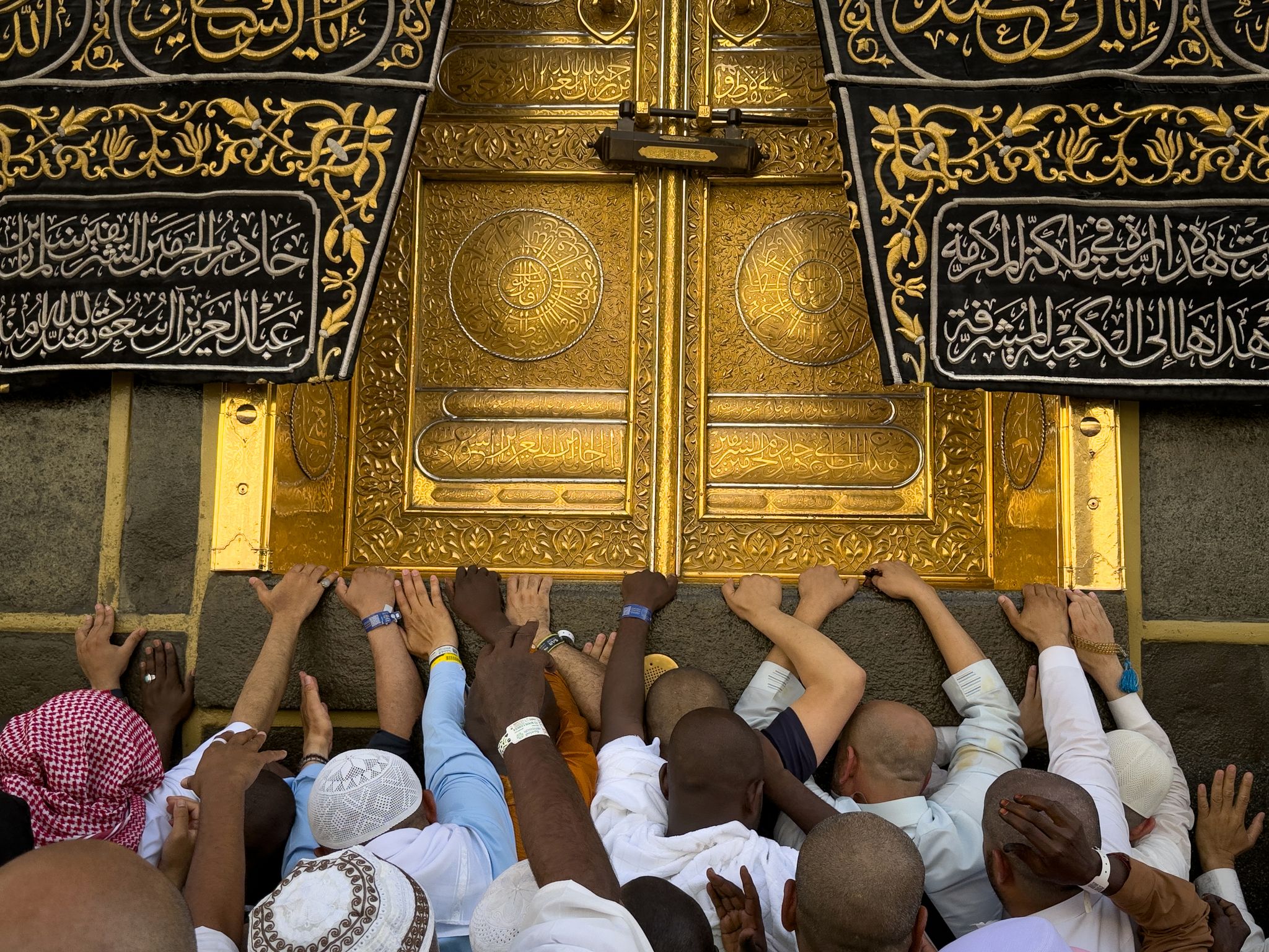 Photos show Muslim pilgrims in Mecca as annual Hajj pilgrimage ends