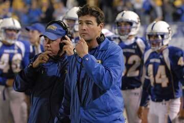 'Friday Night Lights' showrunner, quarterback talk upcoming reboot
