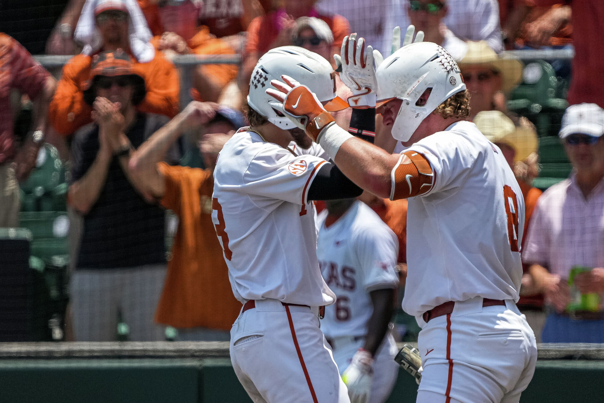 Texas baseball vs Holy Cross game score: Longhorns win 19-1 blowout