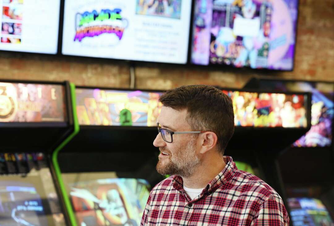 New arcade bar opens in downtown Troy