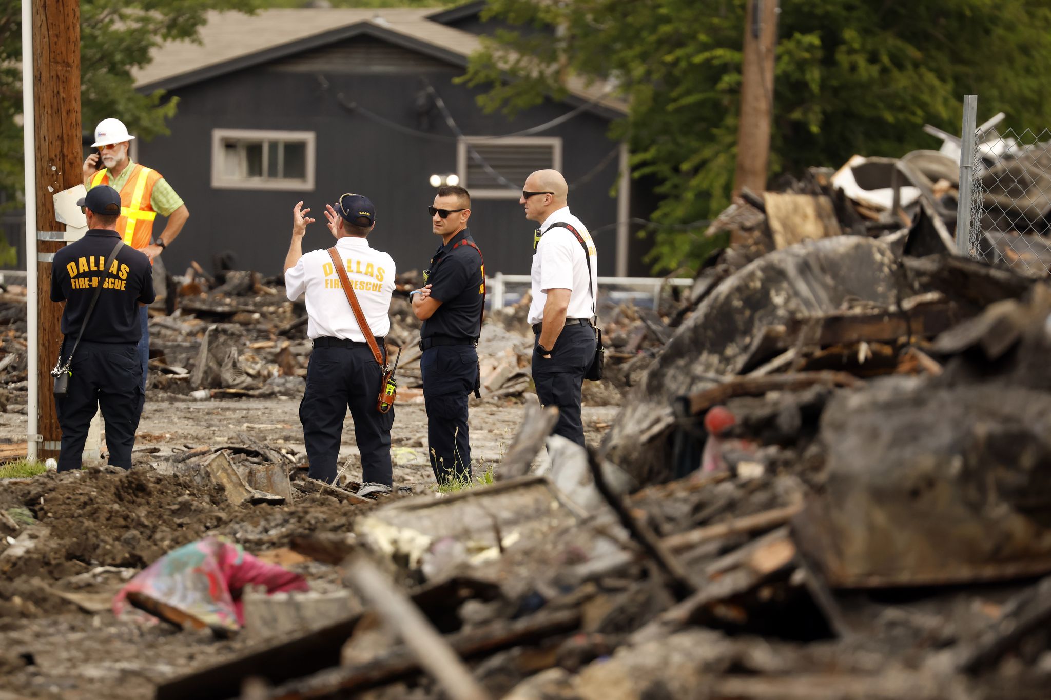 What to know: Fatal Oak Cliff apartment complex fire, explosion