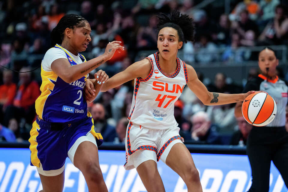 Connecticut Sun defeat Los Angeles Sparks in Hartford return