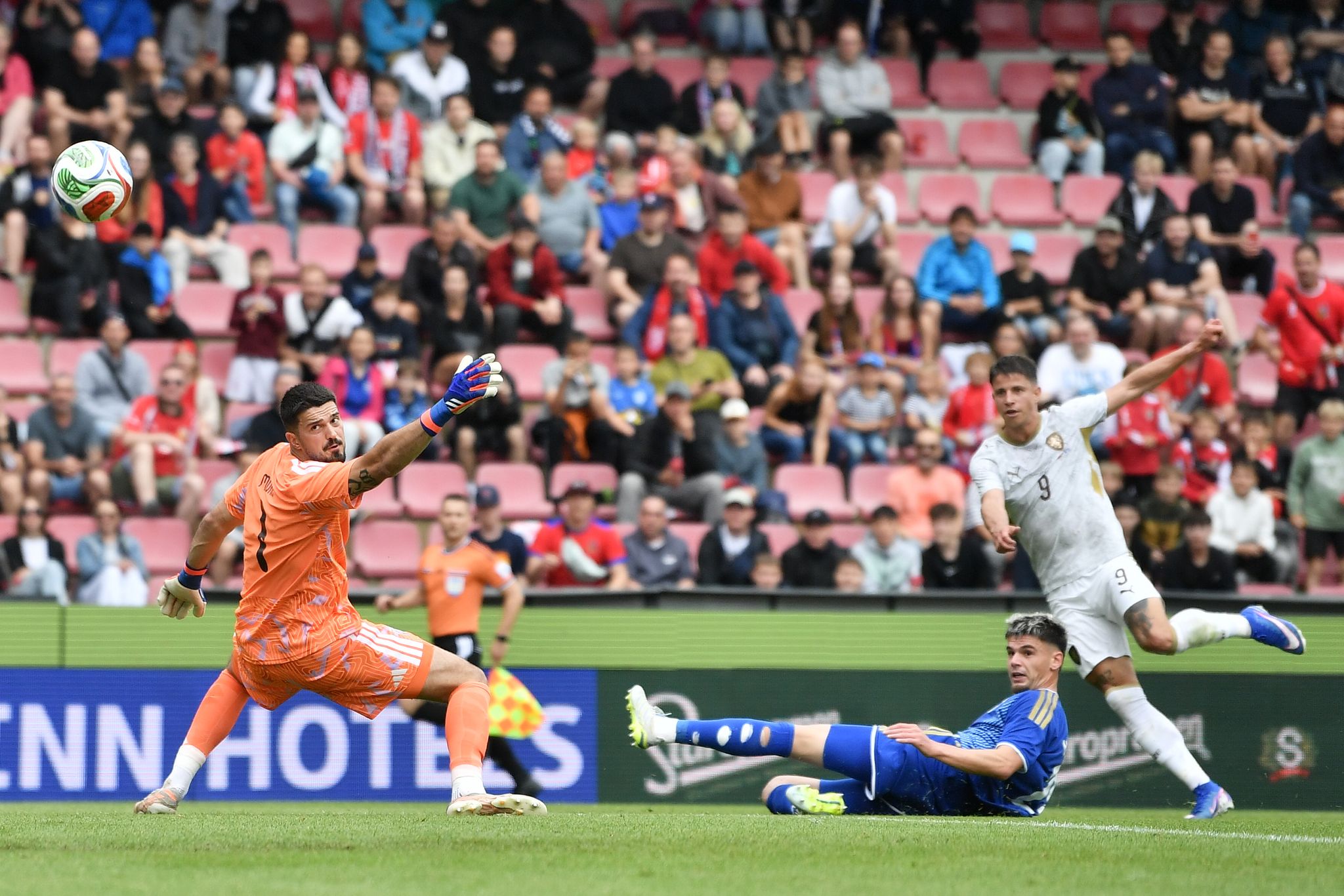 Czech Republic's final World Cup squad includes 17-year-old Hugo Sochůrek