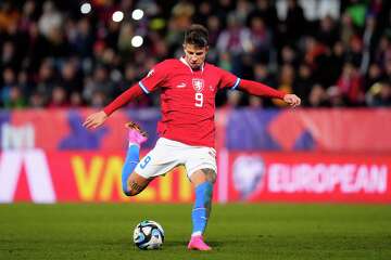 Czech Republic's final World Cup squad includes 17-year-old Hugo Sochůrek