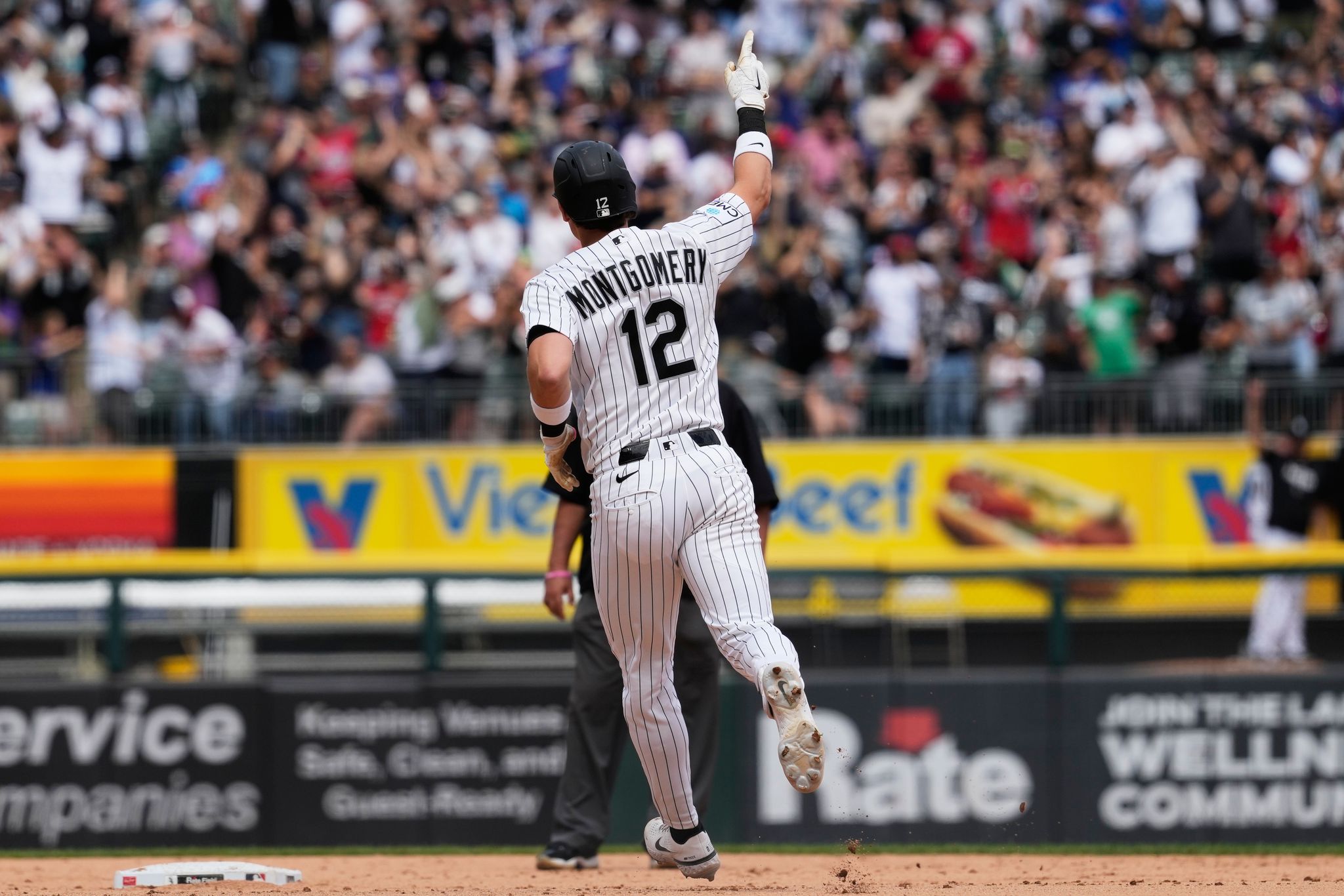 Colson Montgomery homers as White Sox rally in 7th to top Tigers 2-1