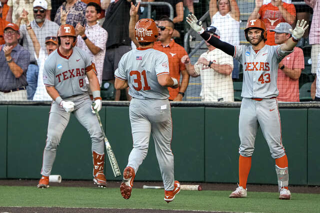 Texas baseball vs Oregon game score: Live updates for super regional