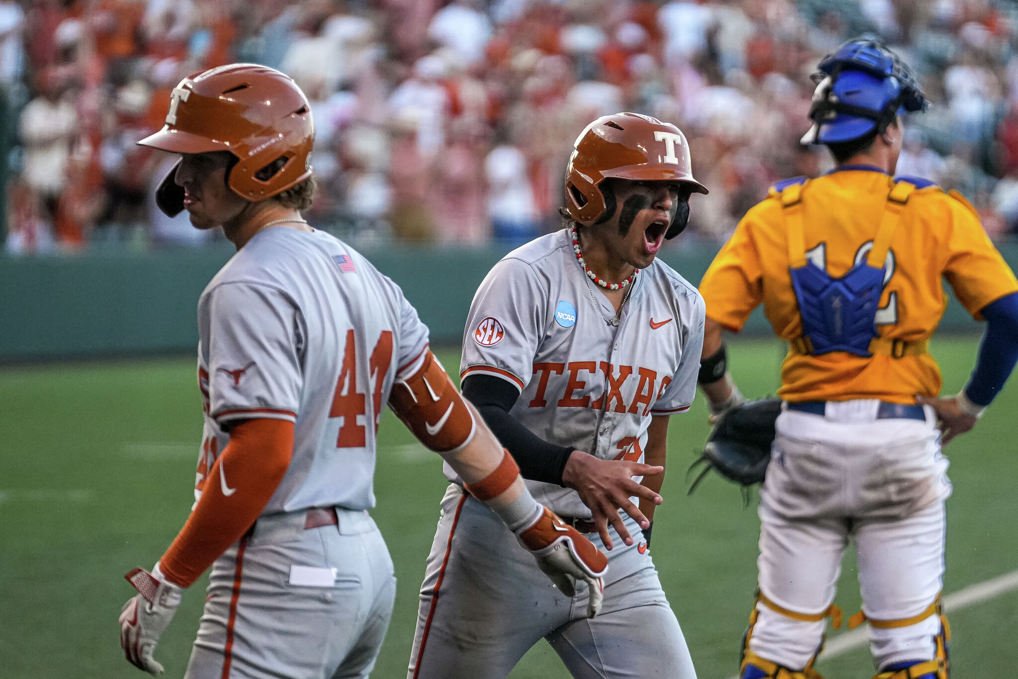 Texas' Adrian Rodriguez completes College World Series hitting cycle