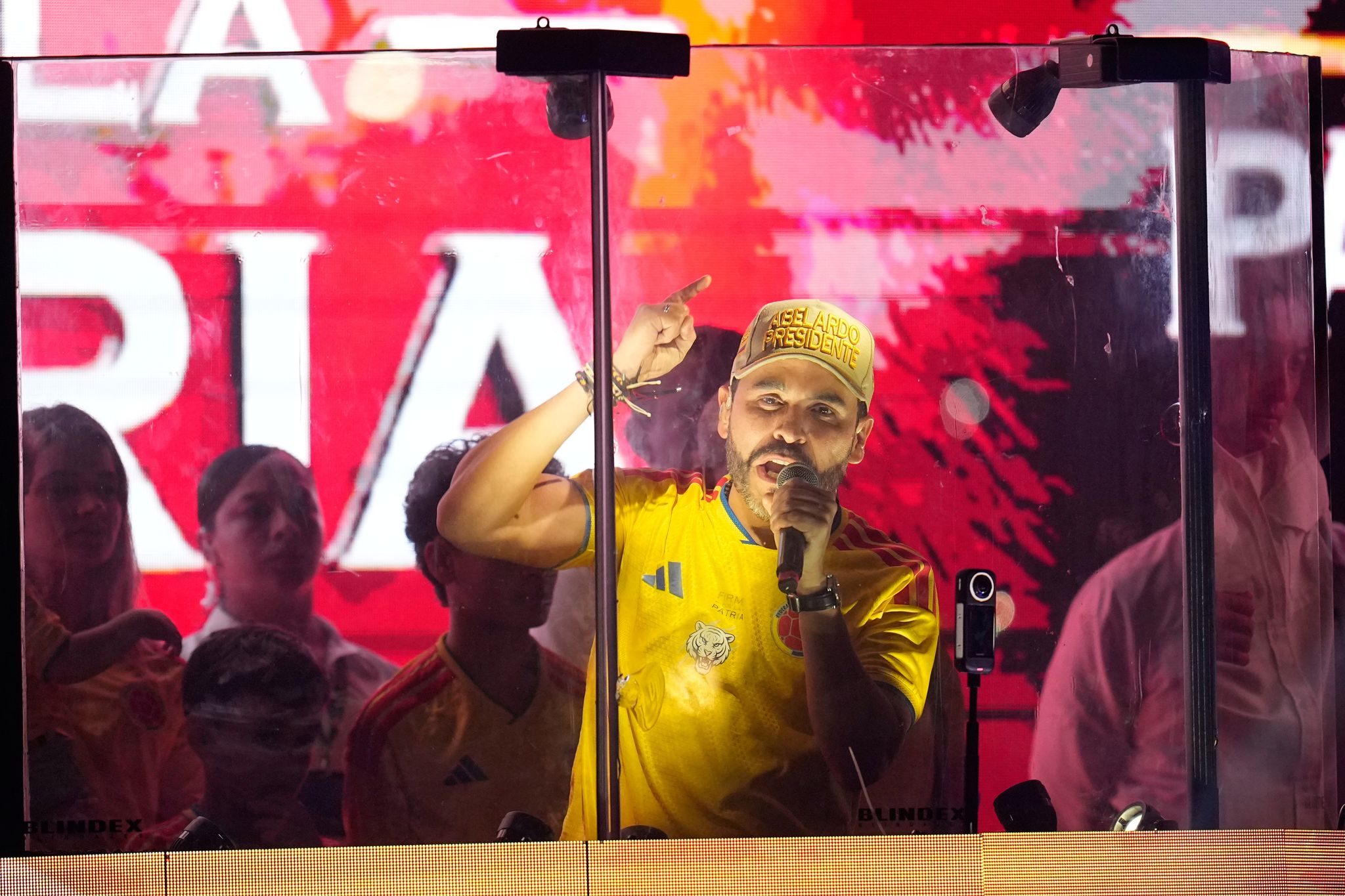 Pro-Trump candidate takes spotlight in Colombia's presidential race ...