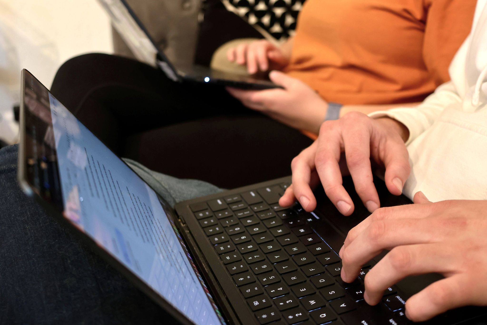 ¿Joven y desempleado? El trabajo remoto, no la IA, podría ser el ...