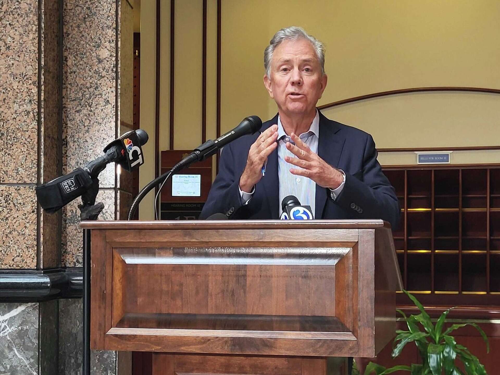 Debate over taxing the wealthy could decide CT's Democratic primary