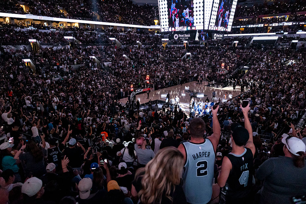 Meet the adorable corgi that predicted the Spurs' WCF win