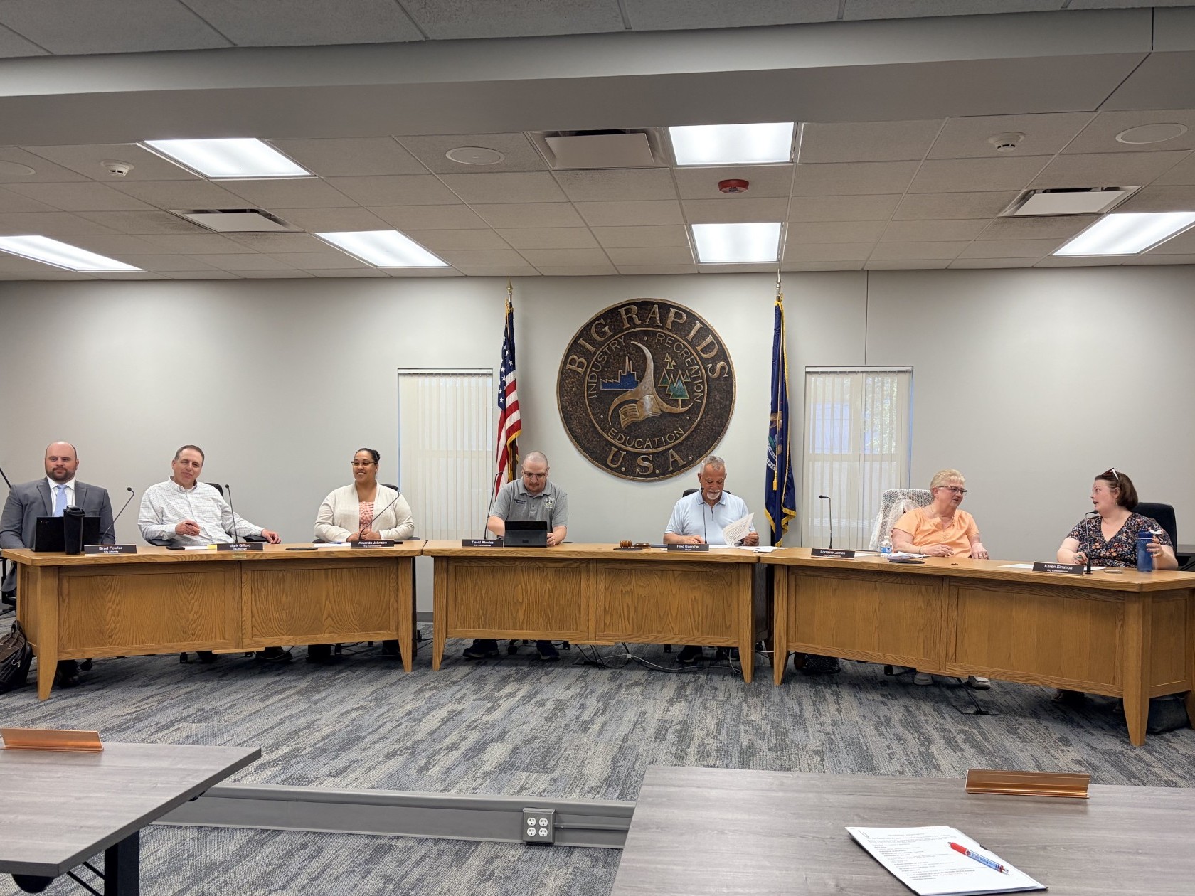 Big Rapids city Commission honors Voca Lyrica, approves radio purchase
