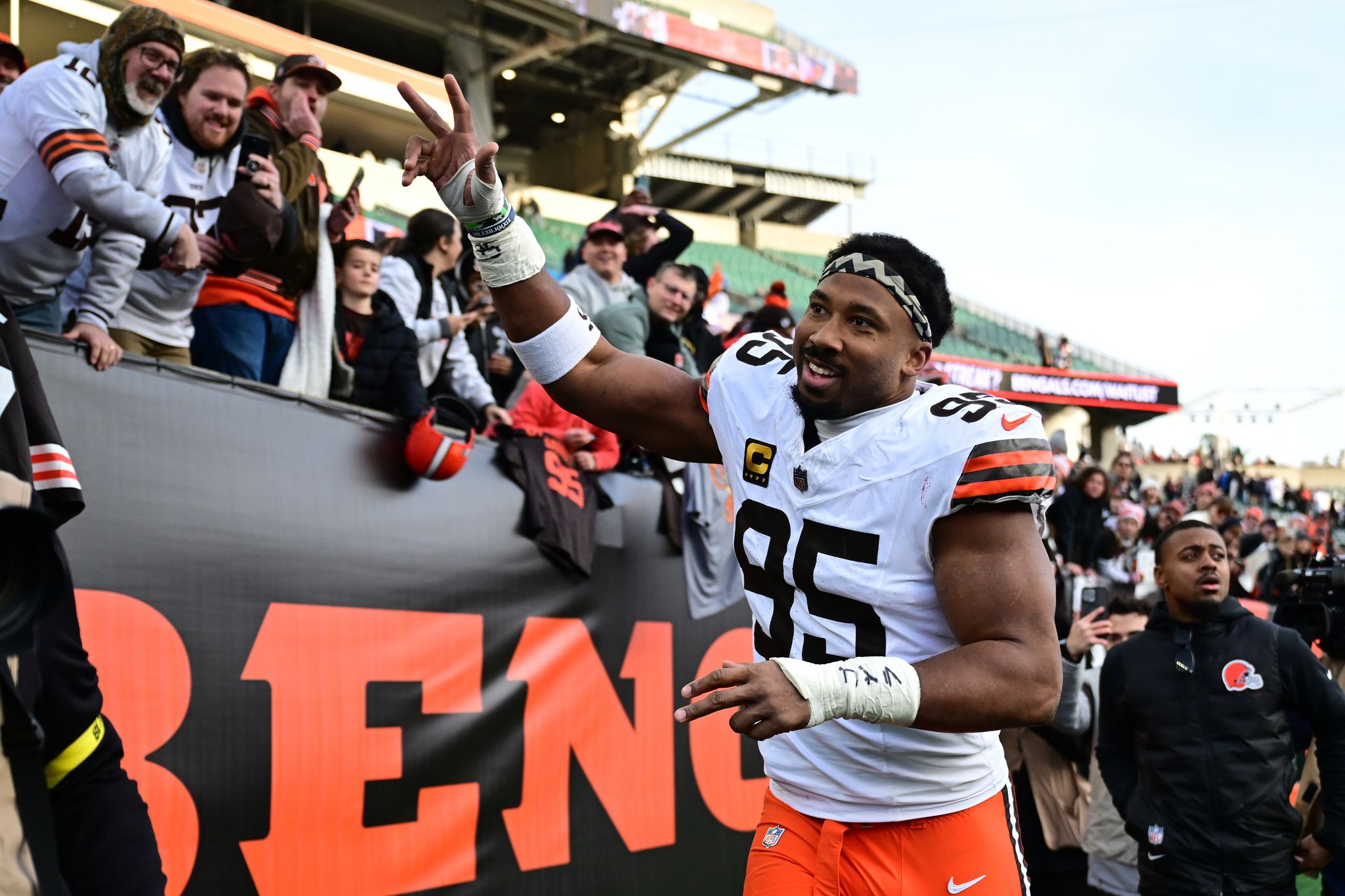 Garrett moves on after 9 seasons in Cleveland, the Browns' problems ...