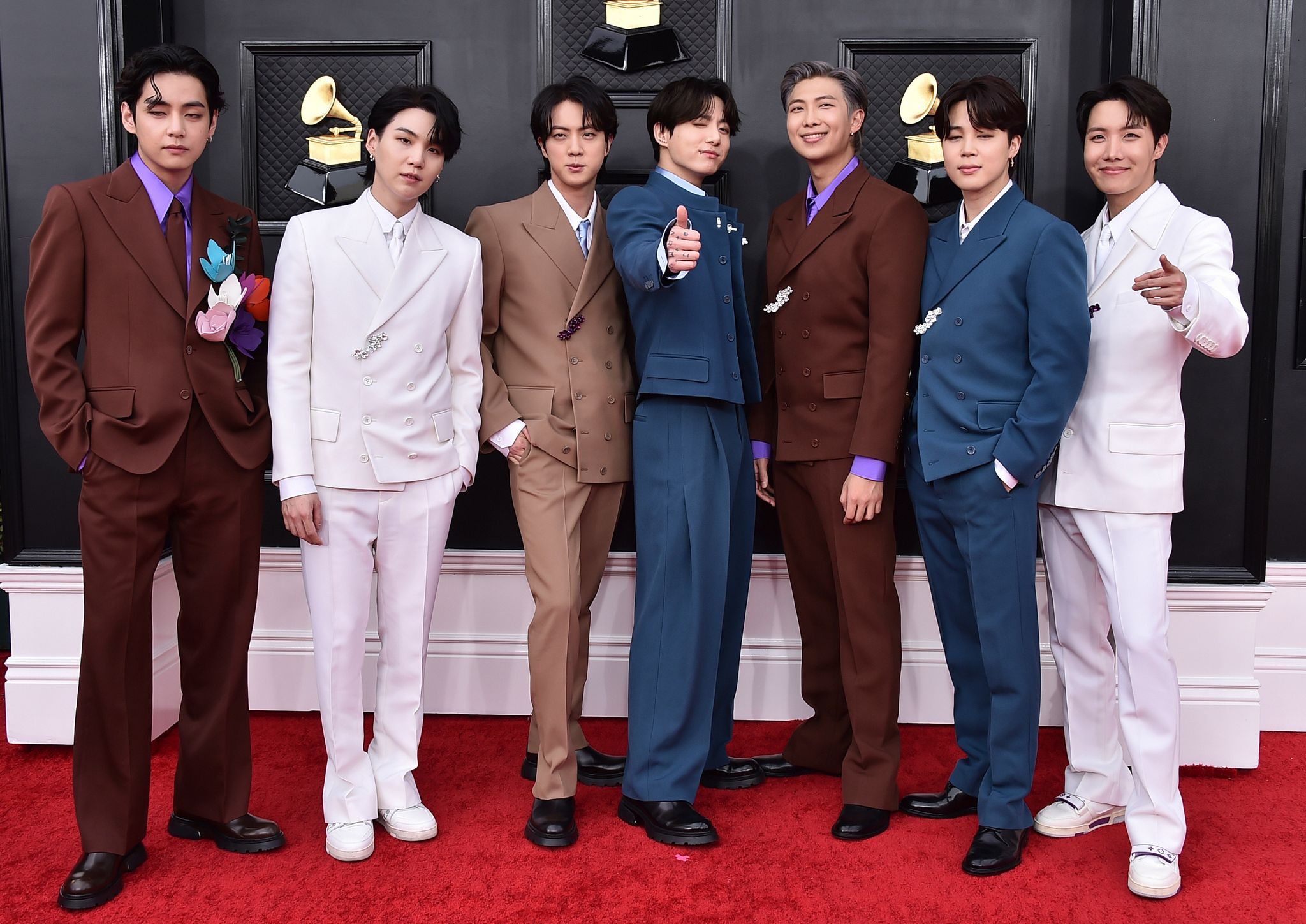 BTS, Cardi B, Lainey Wilson, Muse, Snoop Dogg and others will perform ...