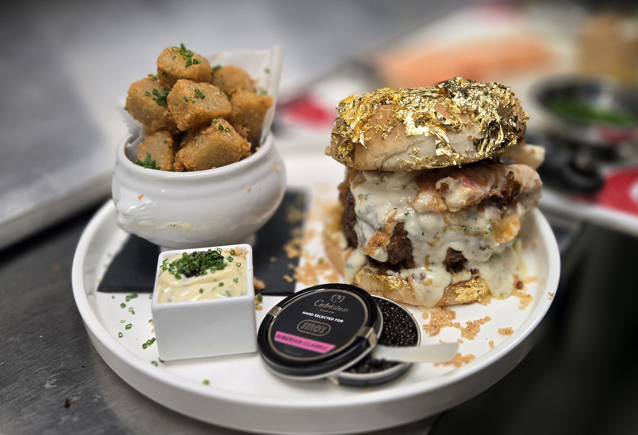Inside Siro's $325 burger in Saratoga that beats a world record