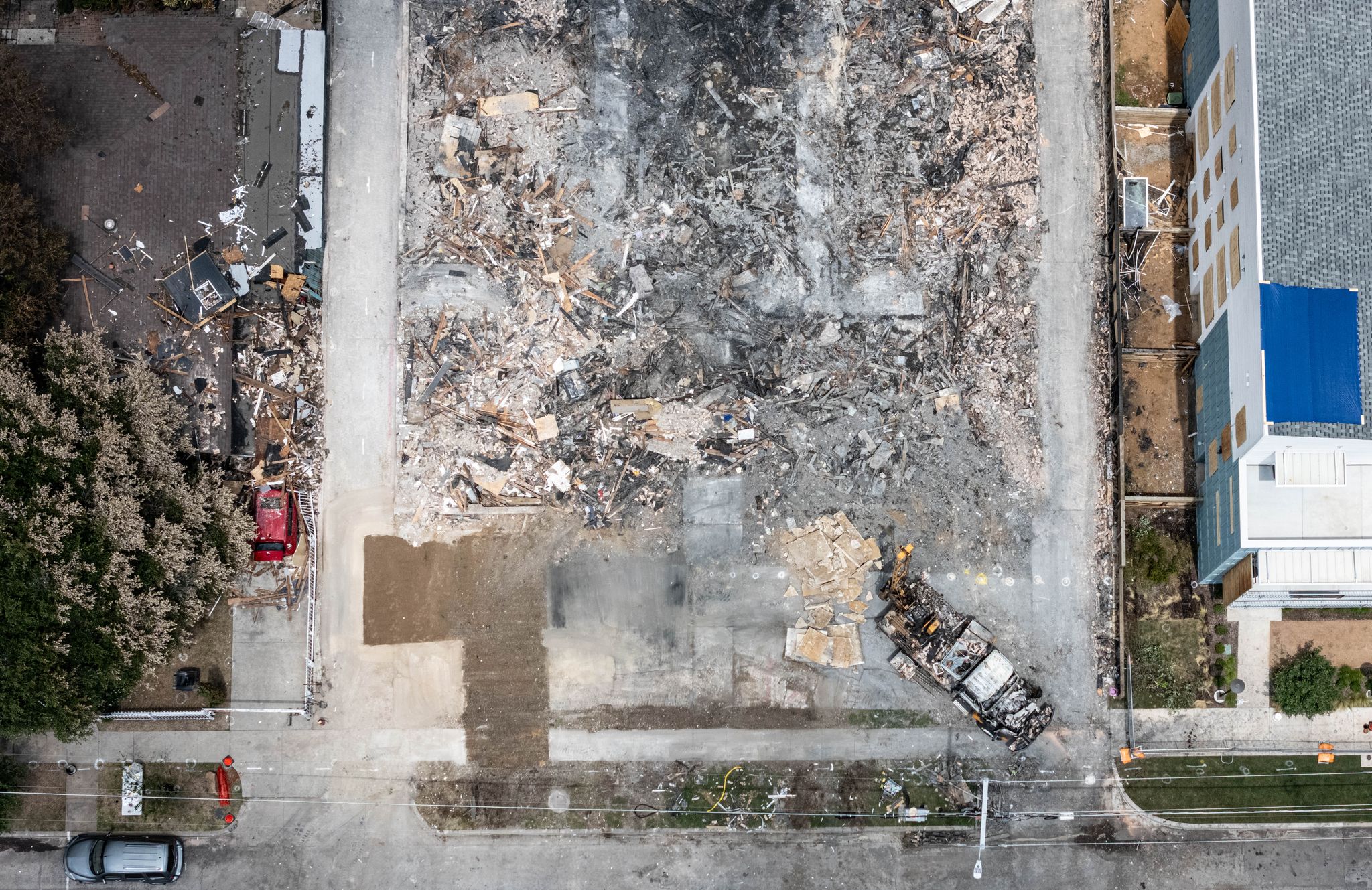 Oak Cliff apartment residents live with aftermath of blast next door