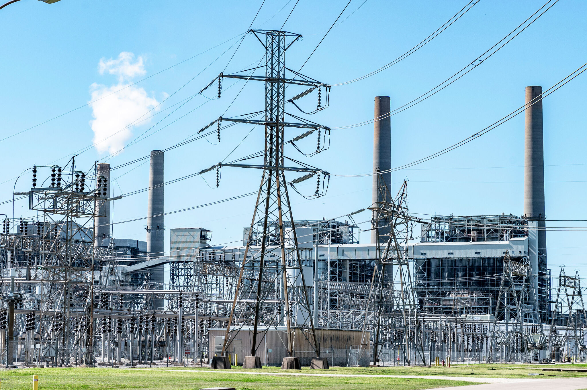 ERCOT grid could see record power use due to Texas heat, data centers