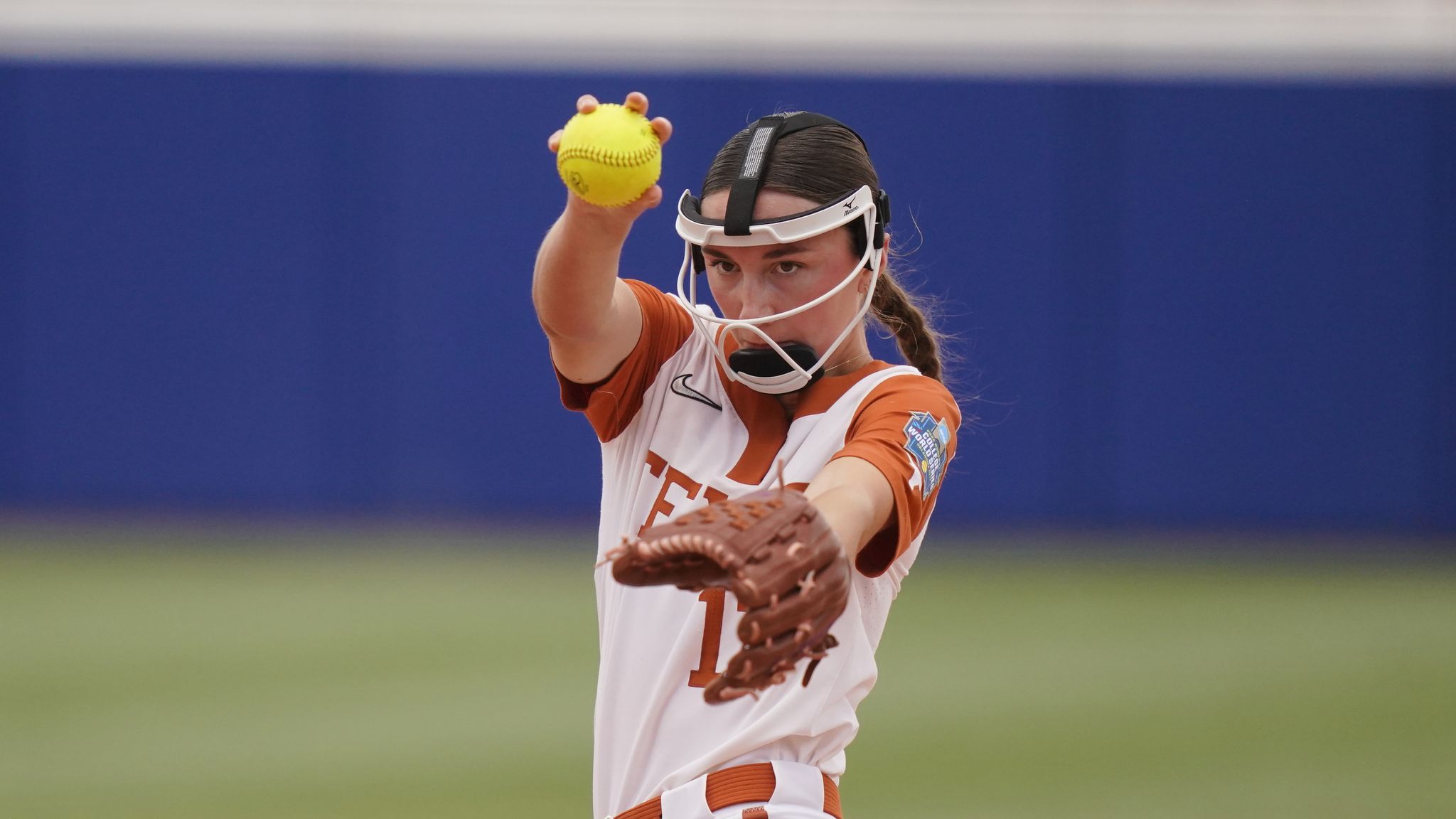 Texas rides Teagan Kavan, Katie Stewart to 7-3 win over Texas Tech to ...