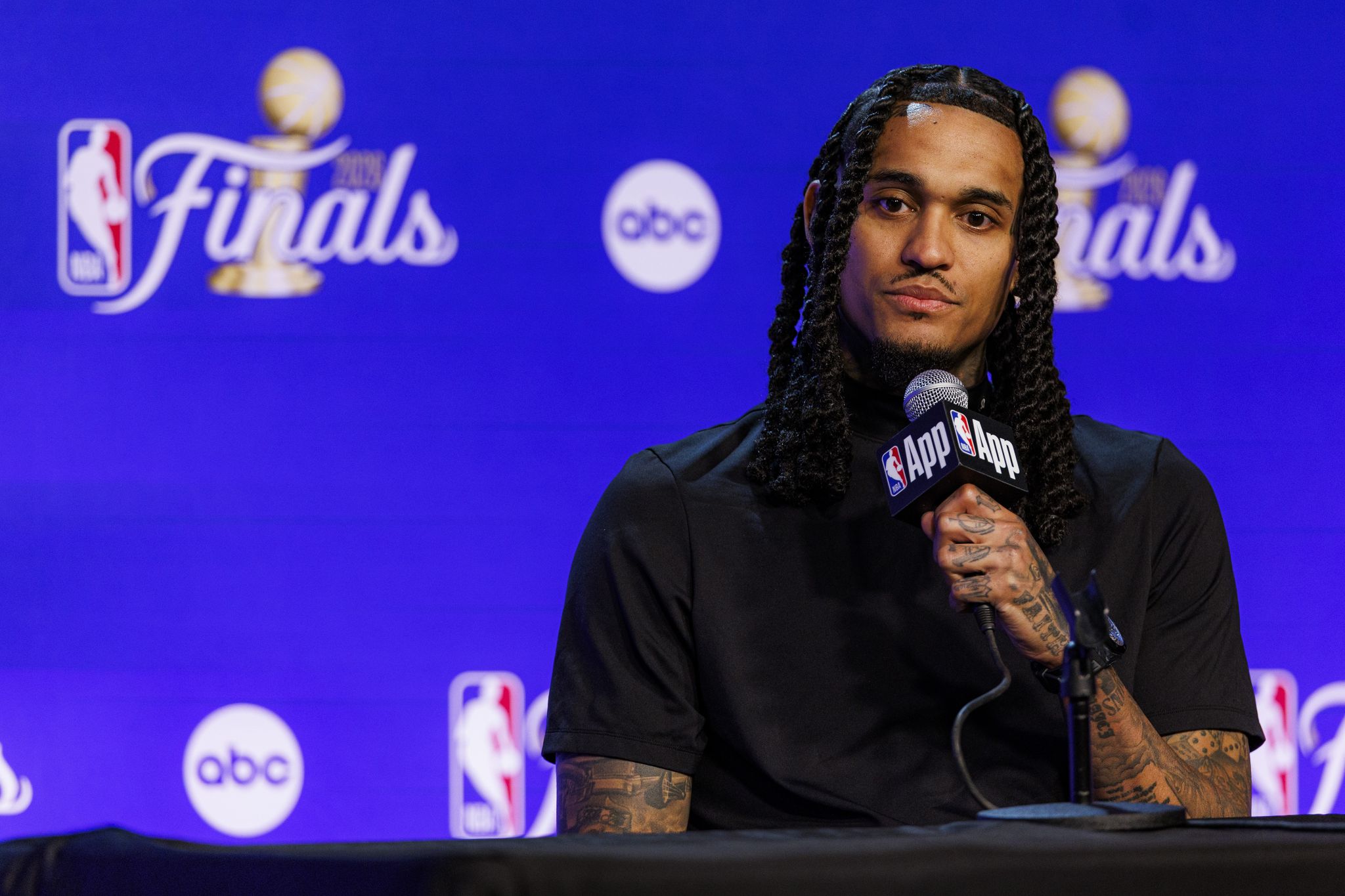 NBA Finals trophy logo returns for Spurs-Knicks championship series