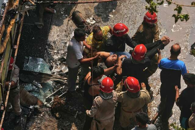 37 people rescued from New Delhi building fire that killed 4