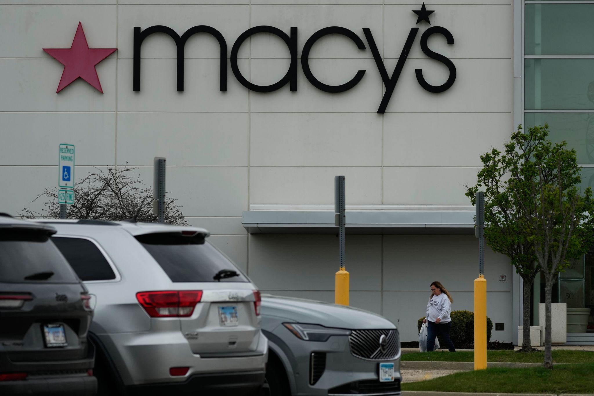 Macy's raises annual outlook after the fourth straight quarter of sales ...