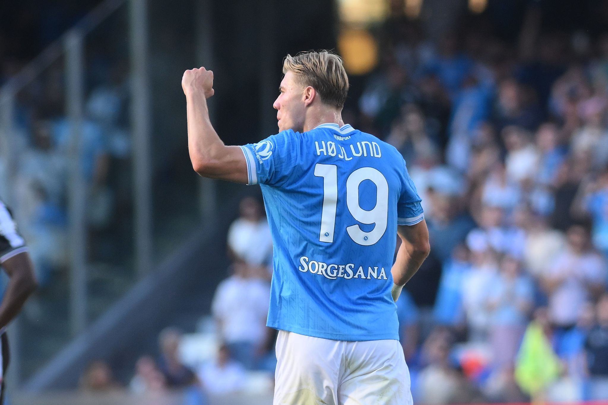 Striker Rasmus Hojlund completes permanent move to Napoli from Man United