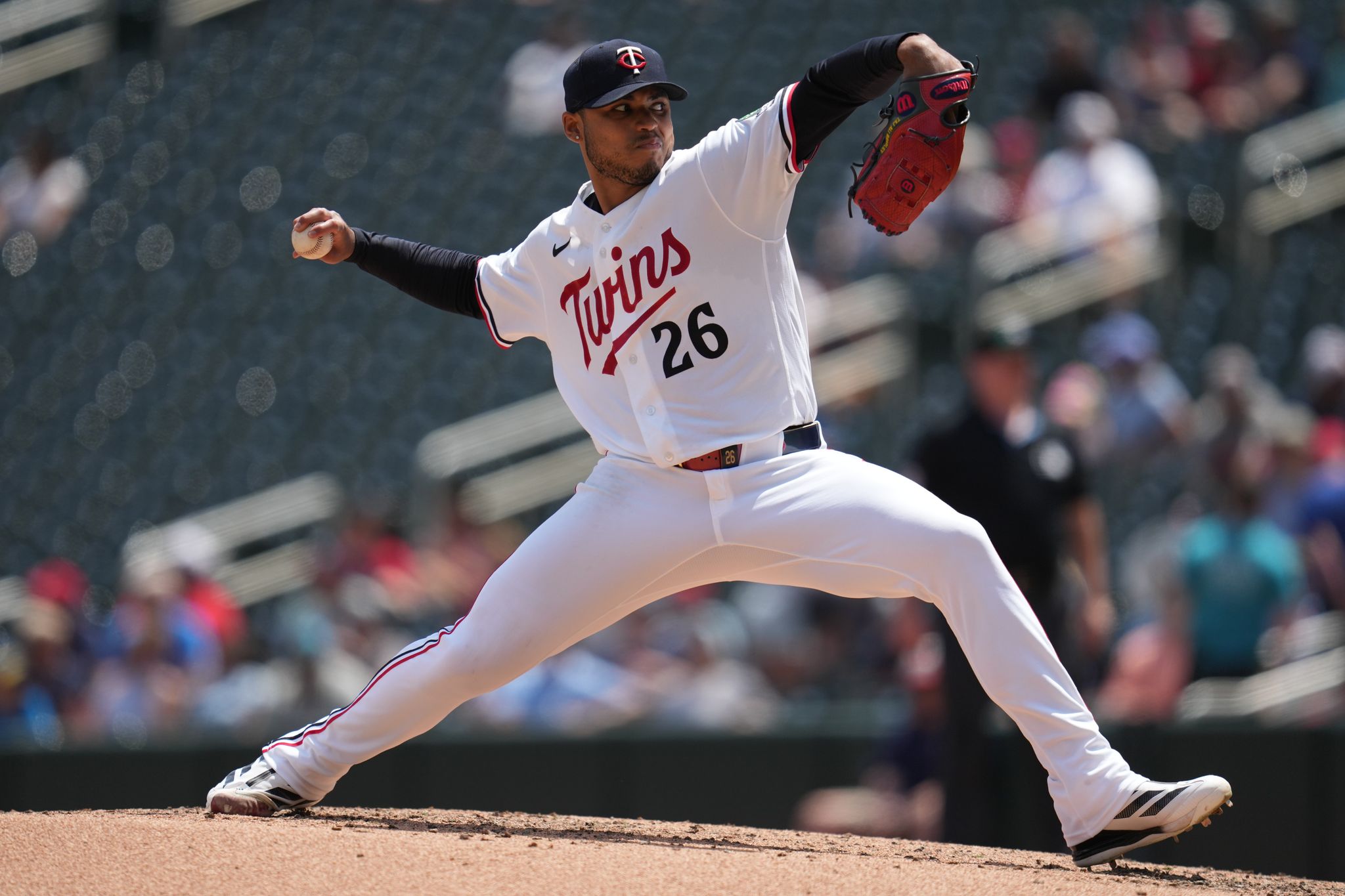 White Sox avoid a sweep by beating the Twins 8-0 behind Erick Fedde's ...