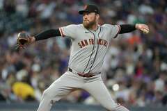 Giants reliever Matt Gage goes on injured list with right knee inflammation