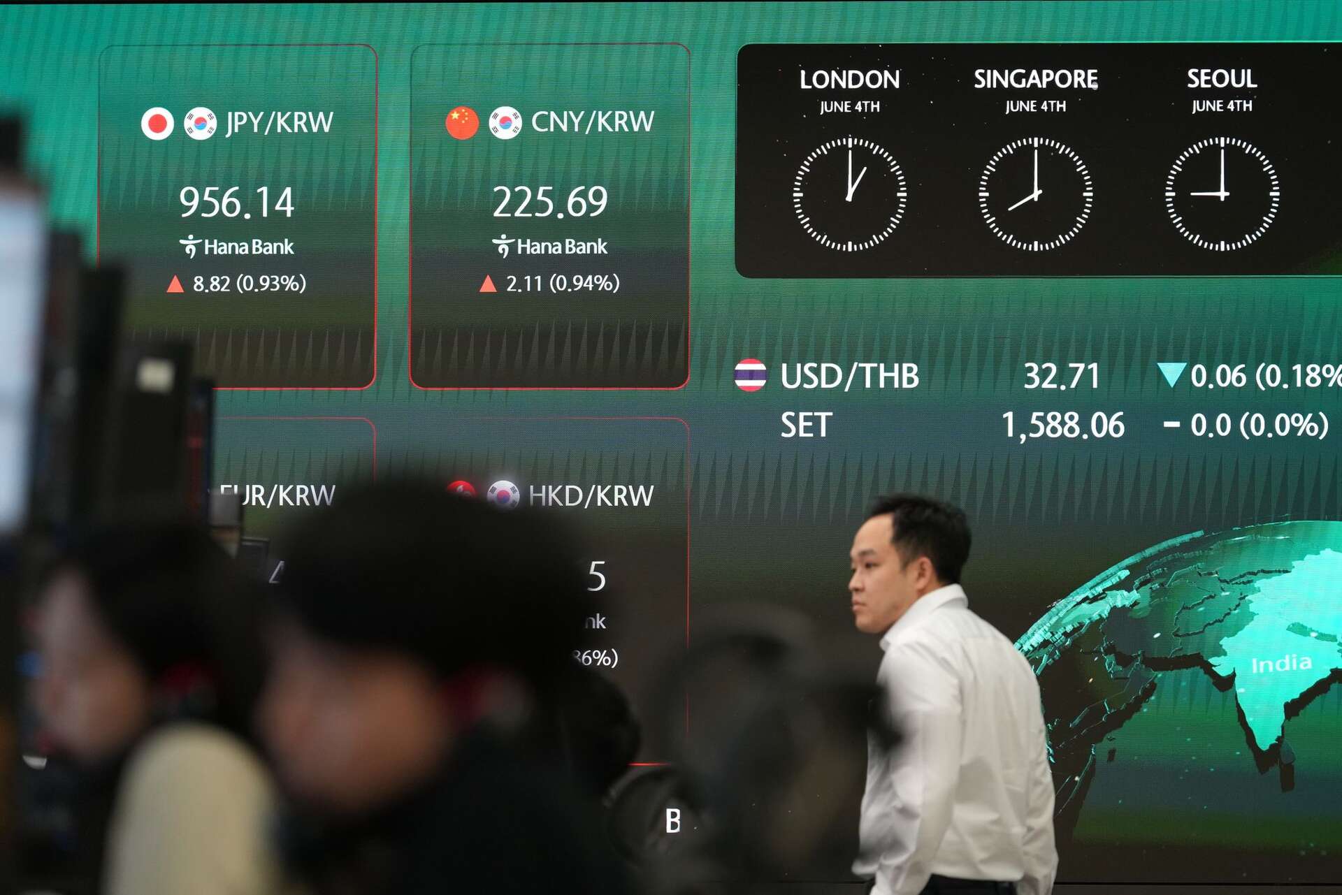 Asian shares retreat as US stocks halt their record-breaking rally ...
