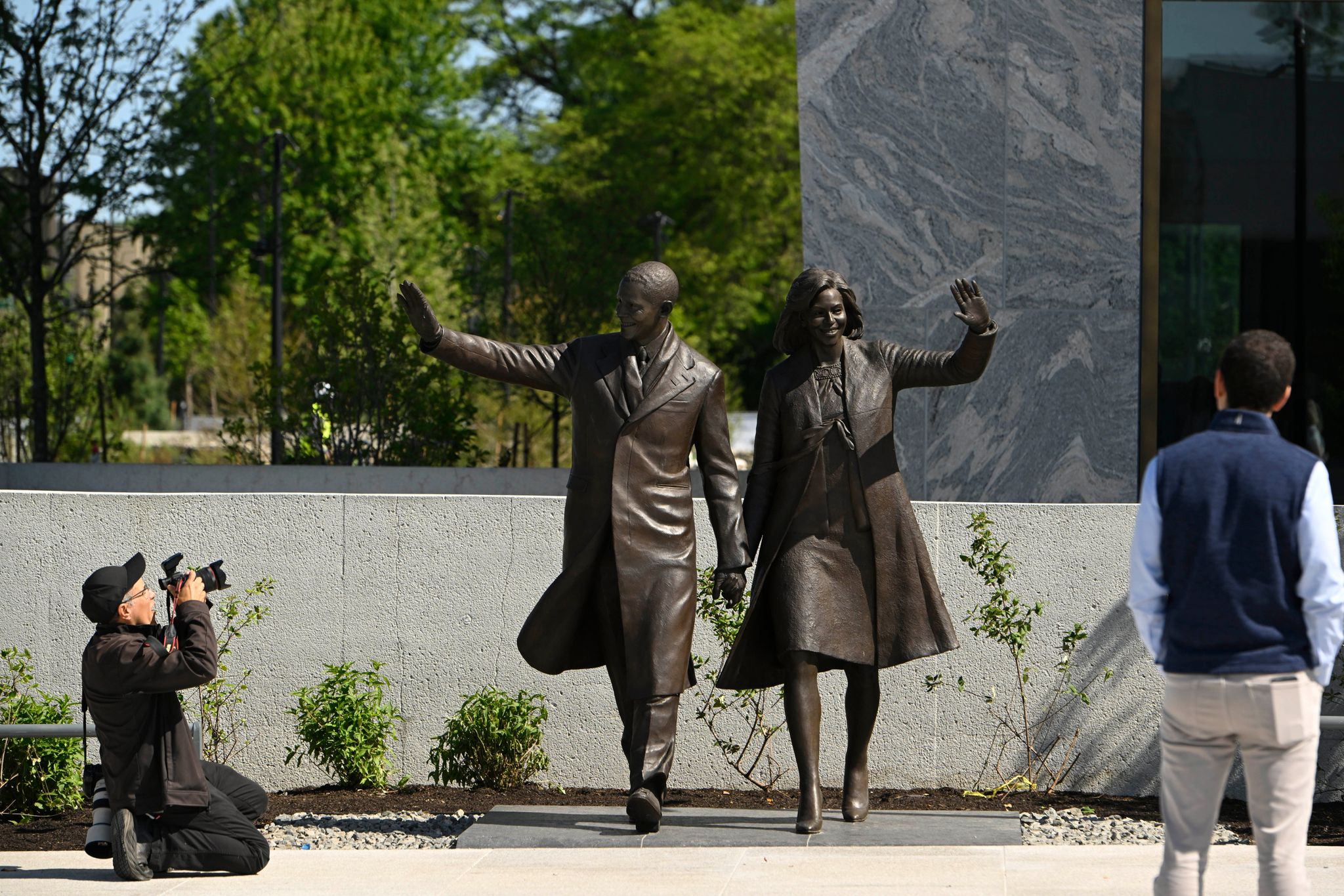 With Oval Office replica and skyline views of Chicago, Obama's new ...