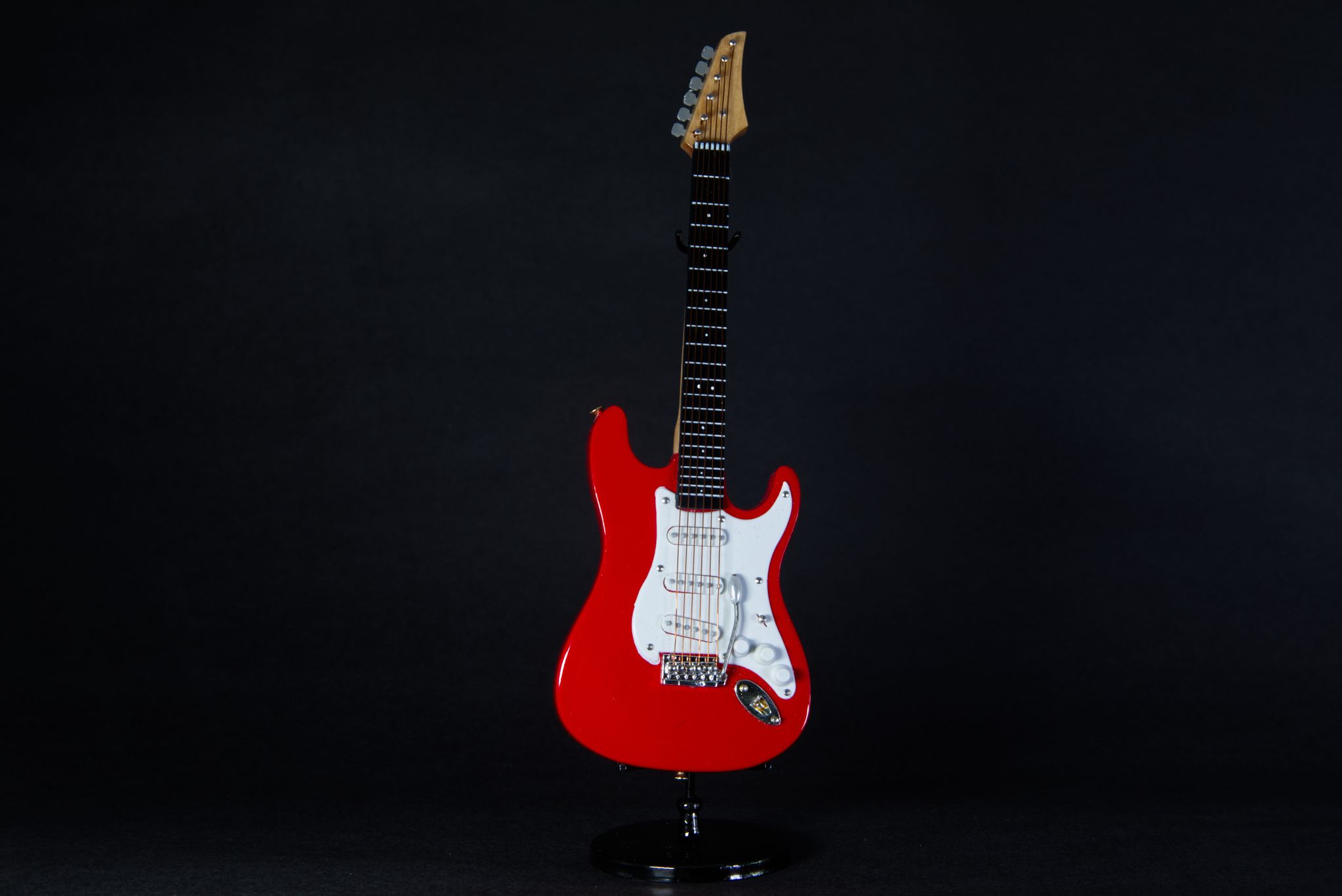 The electric guitar spawned garage bands, rock-god dreams — and ...