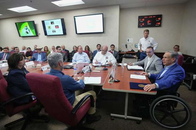 Inside Texas' State Operations Center during screwworm response