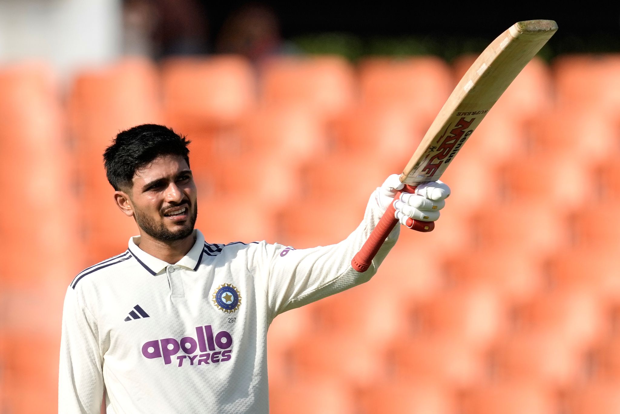 Gill, Rahul centuries lead dominant India to 368-3 on Day 1 of one-off ...