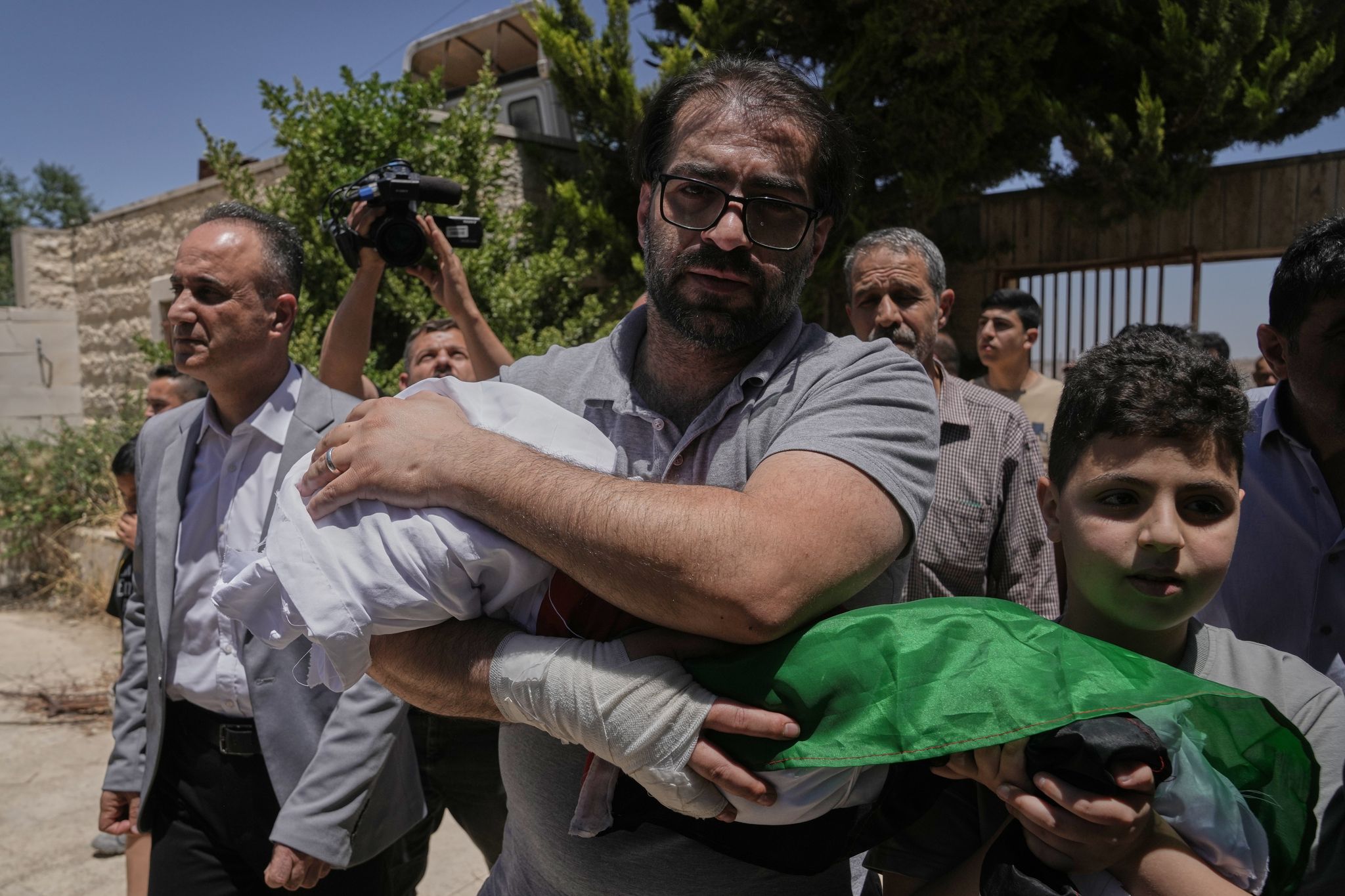 UK, France and other Western nations issue new sanctions on Israeli ...