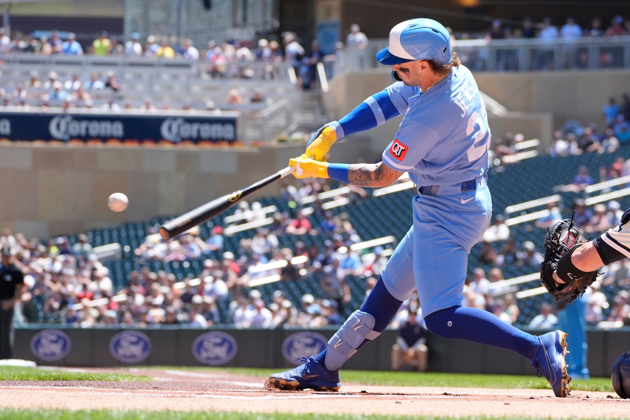 Witt's RBI single caps ninth-inning comeback as Royals beat Twins 3-2