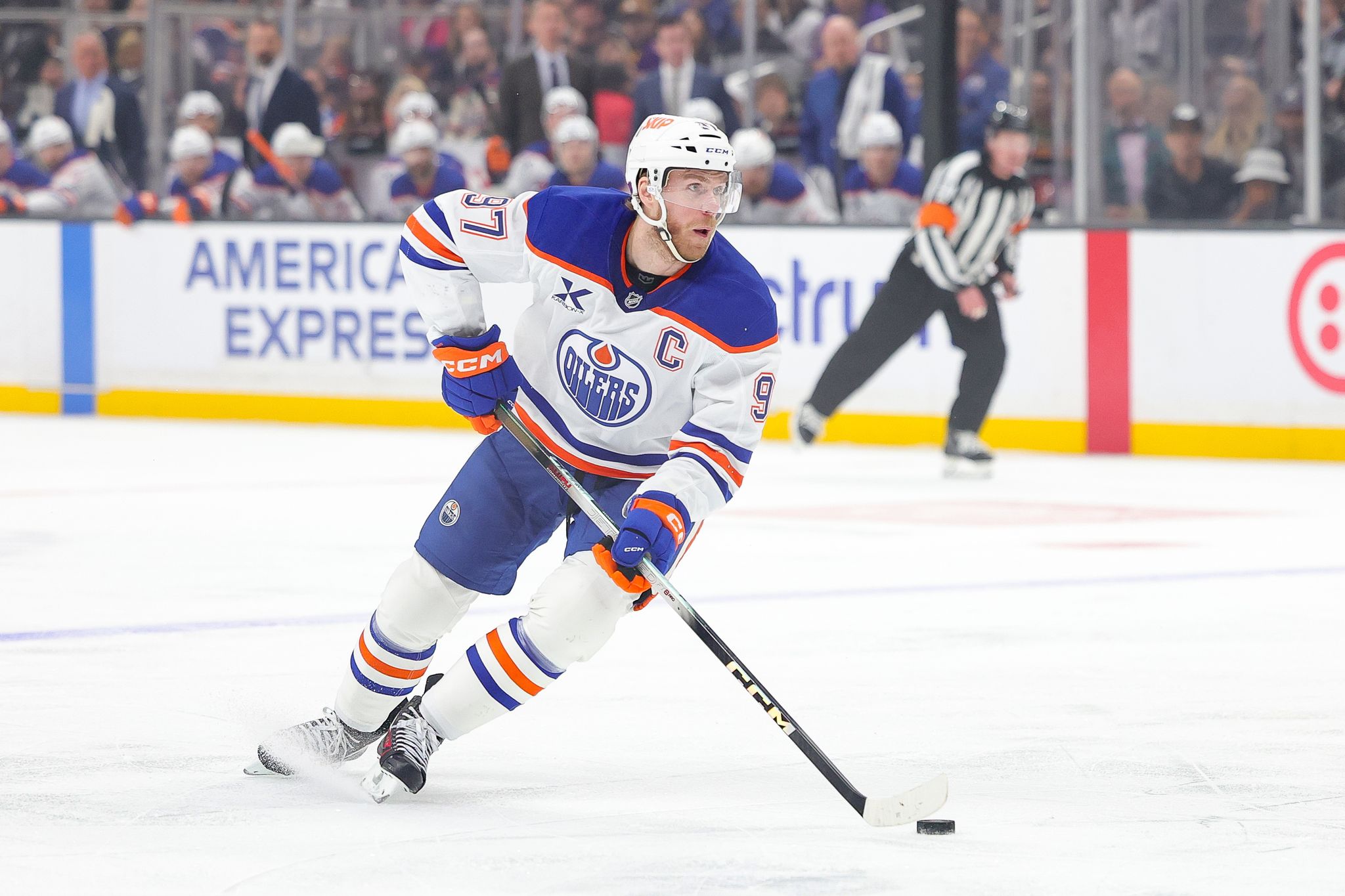 Connor McDavid ties Wayne Gretzky with his fifth Ted Lindsay Award honor