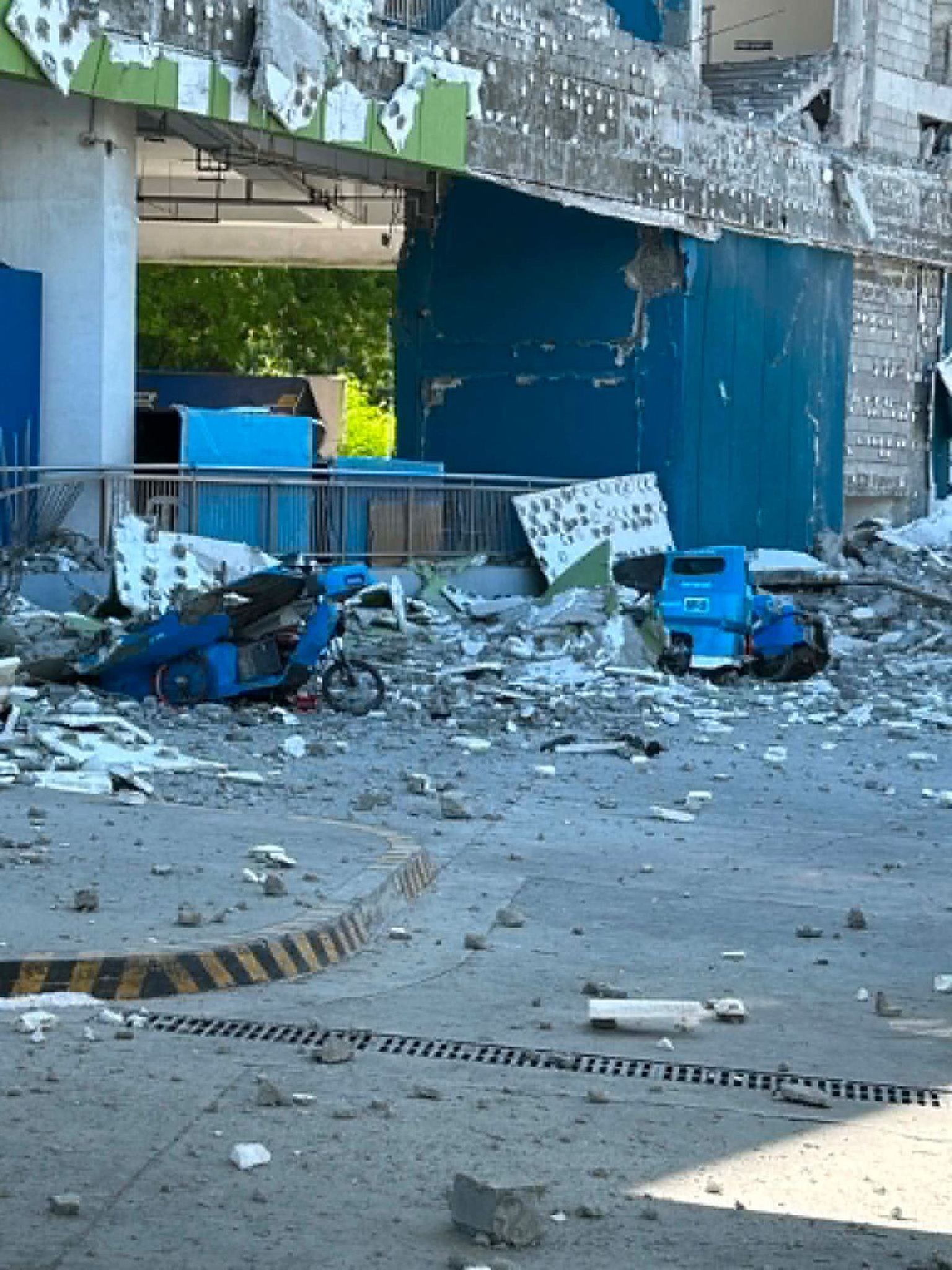 Un terremoto de magnitud 7,8 sacude el sur de Filipinas, causando 4 ...