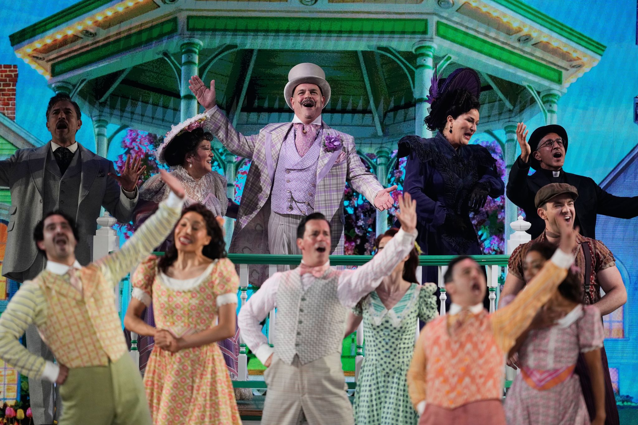 Tony winners thank voice teachers and babysitters as Broadway crowns ...