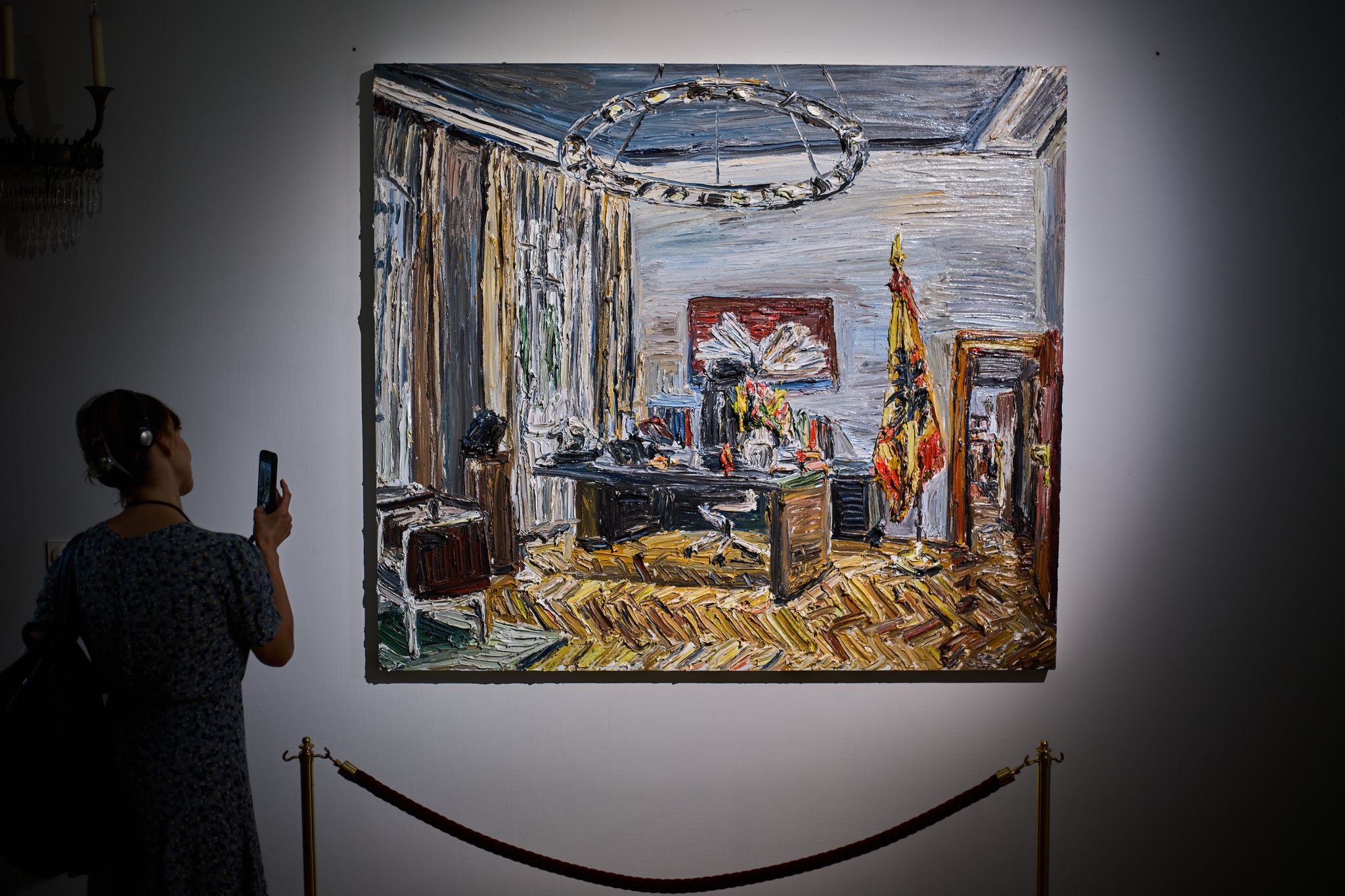 Pop-up art show takes over German president's residence before ...
