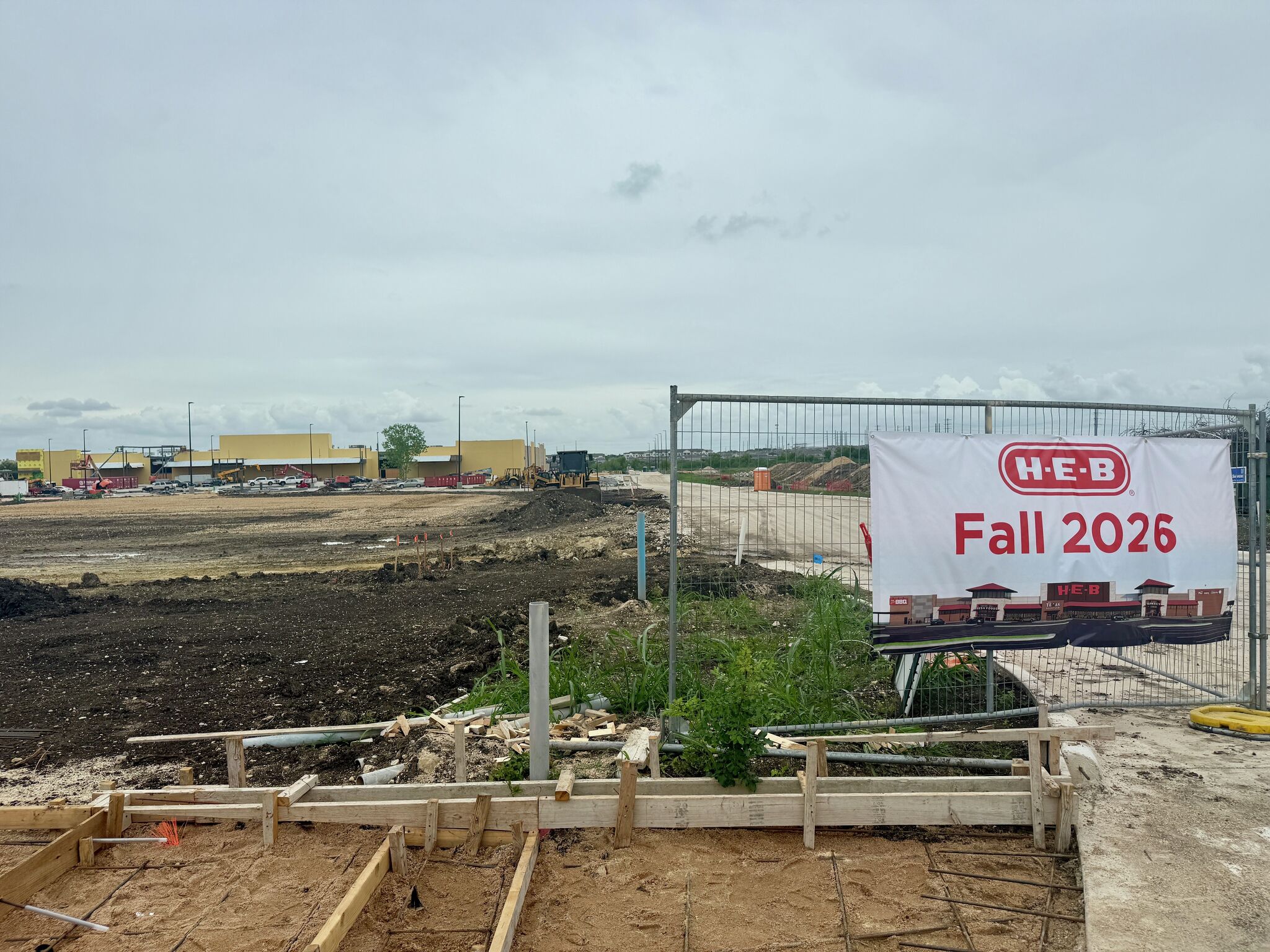 New H-E-B continues bustling Texas town's retail corridor boom