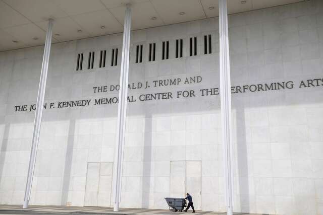 Centro Kennedy borra la palabra "Trump" de su nombre al anunciar ...