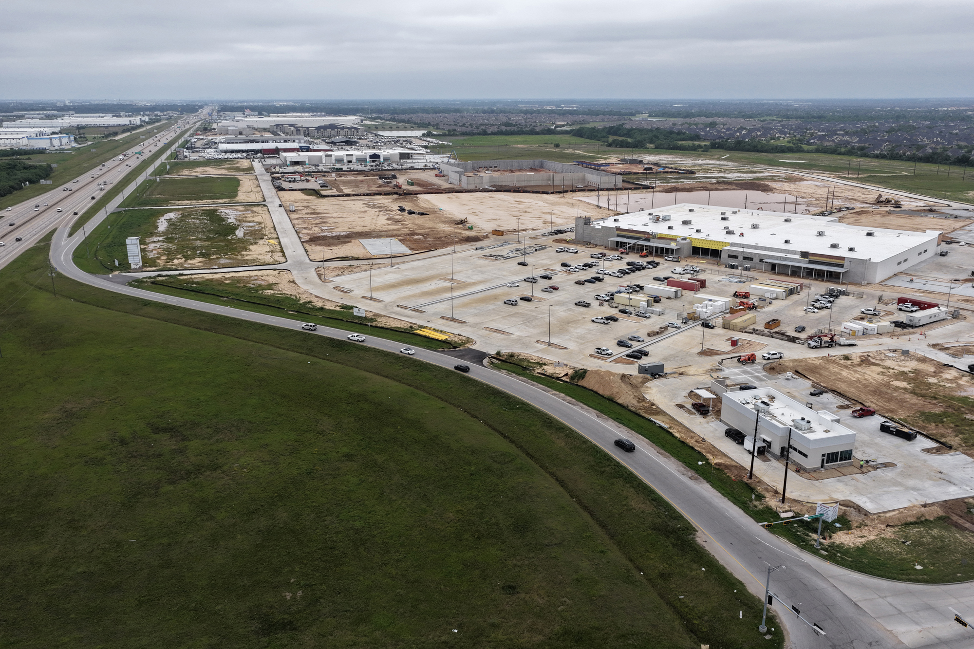 Mattress Firm, James Avery, The Kebab Shop sign on to Katy development
