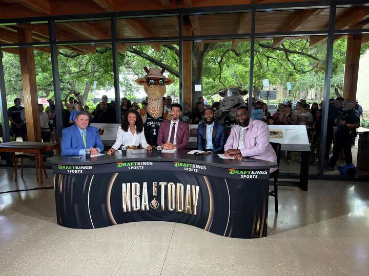 Kendrick Perkins vows to shovel rhino poop if Spurs win NBA title