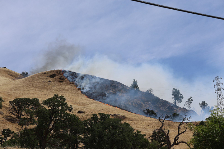 300-acre wildfire burning near Berryessa sends smoke into Bay Area