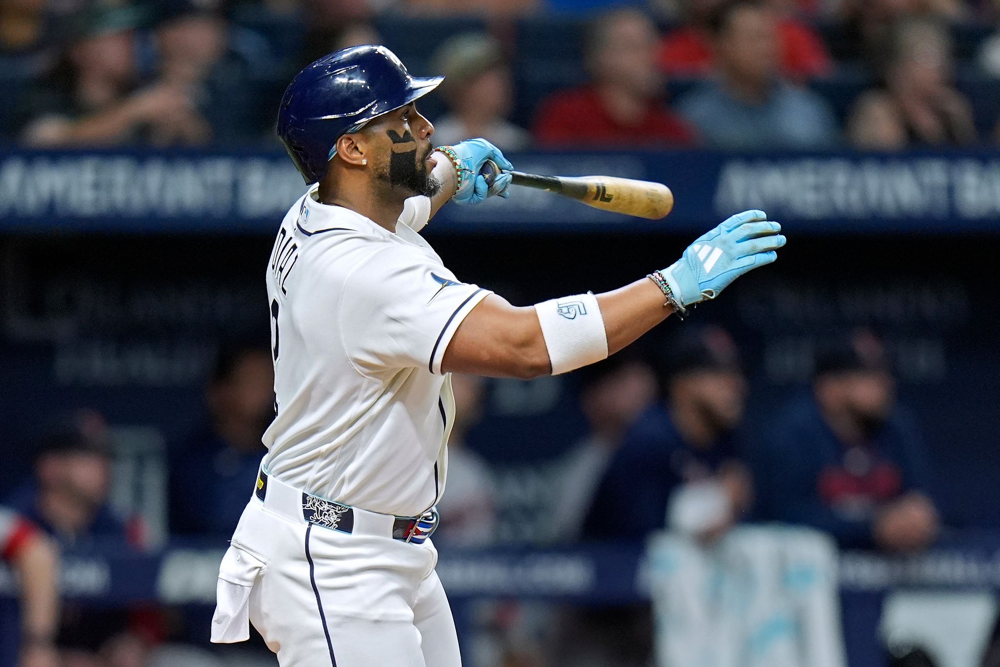 Díaz hits leadoff homer and Aranda delivers go-ahead single to lift ...