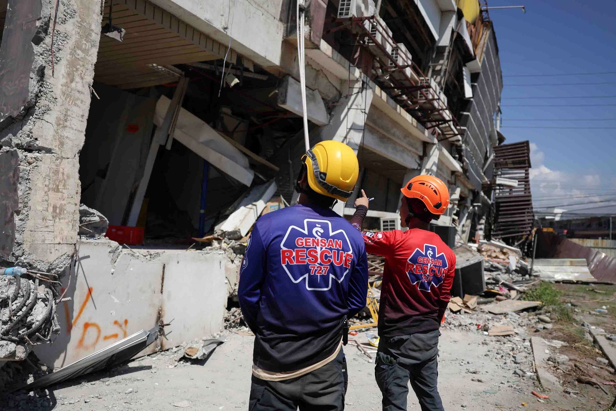 20,000 people displaced by the Philippine earthquake that killed at ...