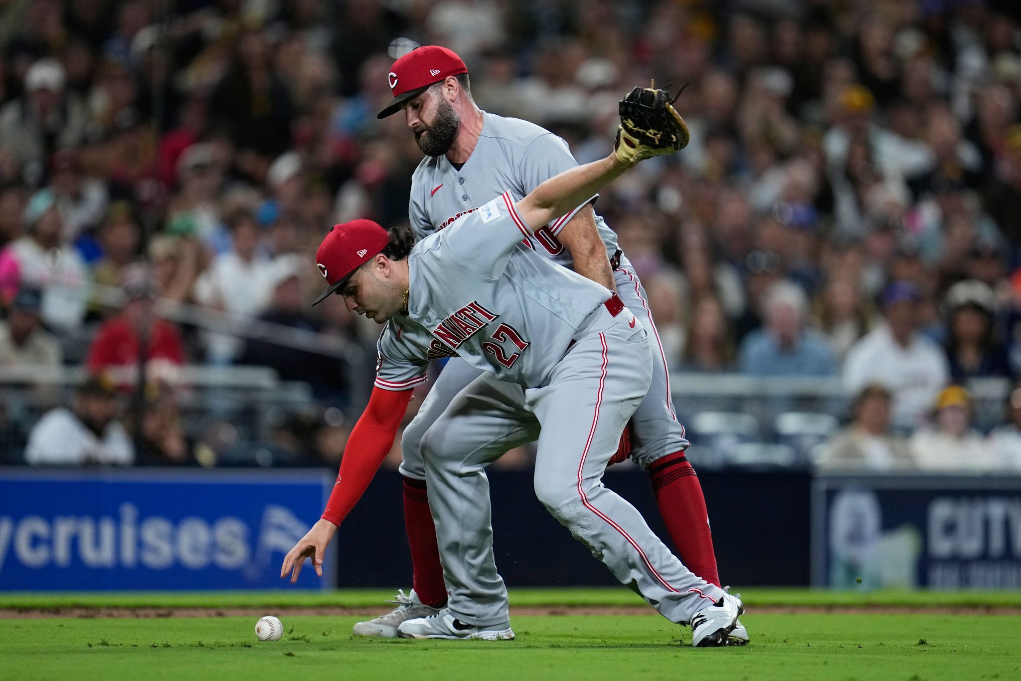 Padres rally for 6-2 win after the Reds botch 3 straight bunts in the ...