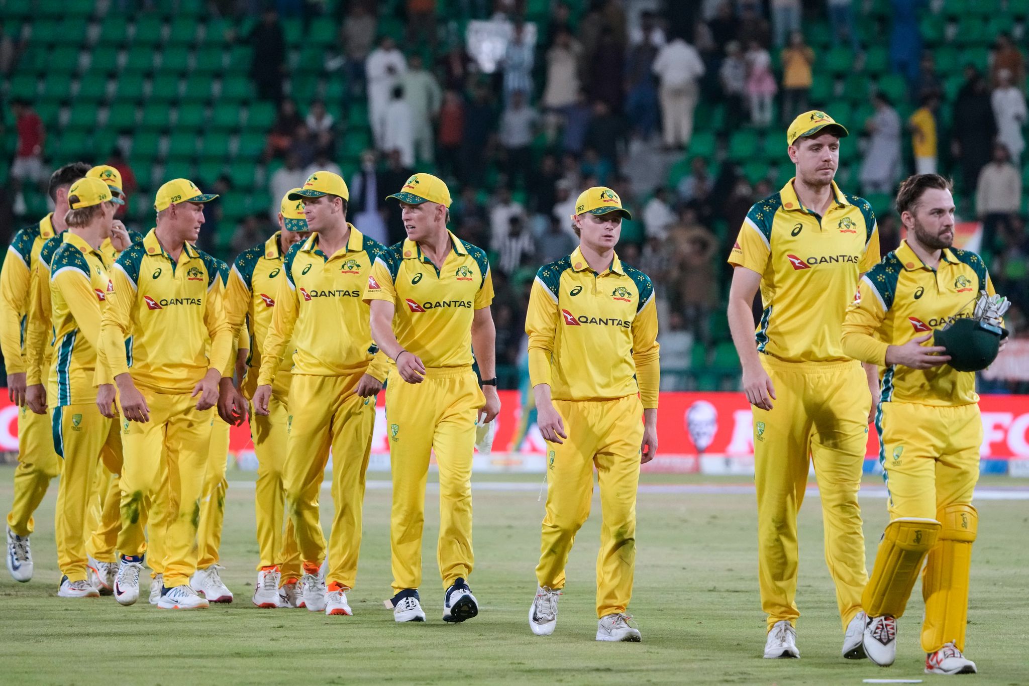 Australia elects to field in 1st one-day cricket international against ...