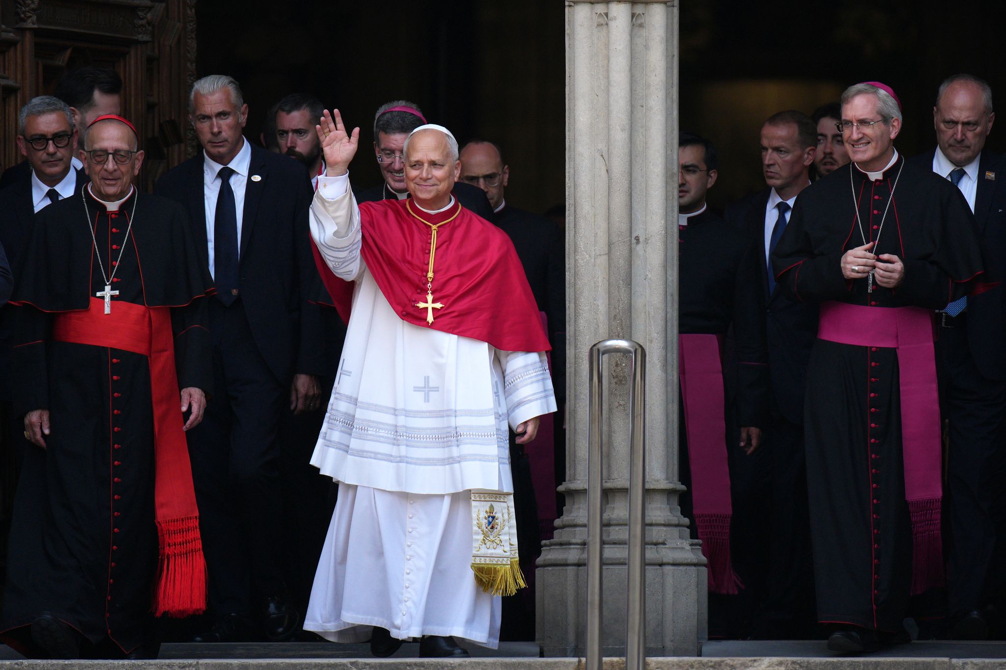El papa se mete en las guerras culturales de España sobre el fútbol y ...